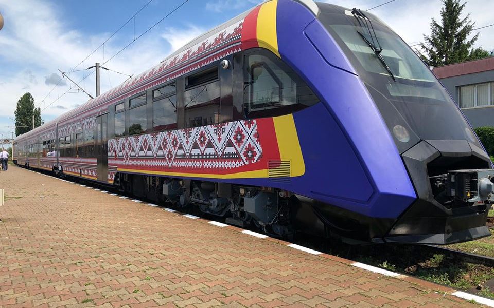 Premieră românească pe calea ferată. Noul tren românesc, fabricat la ...